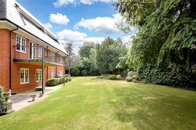 Station Road, Beaconsfield HP9, 2 bedroom flat for sale - 62795776 ...