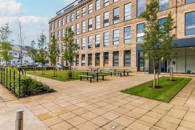 Low Lane, Horsforth, Leeds LS18, 3 bedroom flat for sale - 67634136 ...