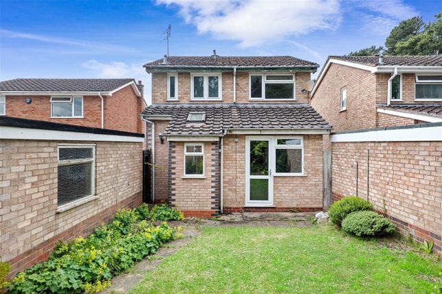 86 Canada Way, Lower Wick, Worcester. WR2, 3 bedroom detached house for ...