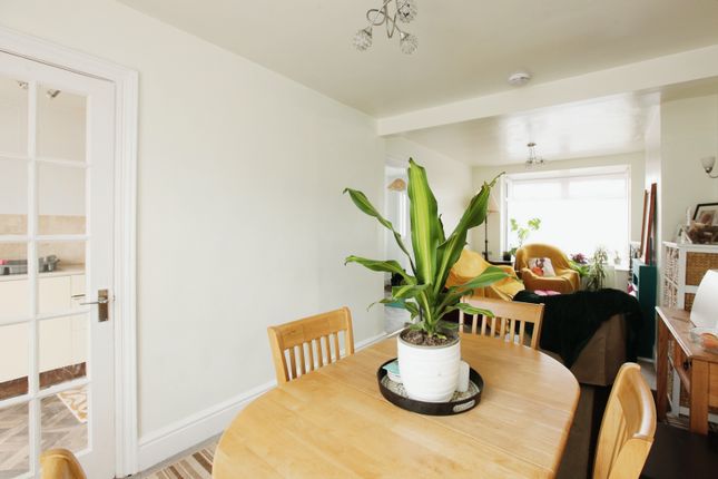 Victoria Park Road Torquay Tq1 3 Bedroom Terraced House For Sale