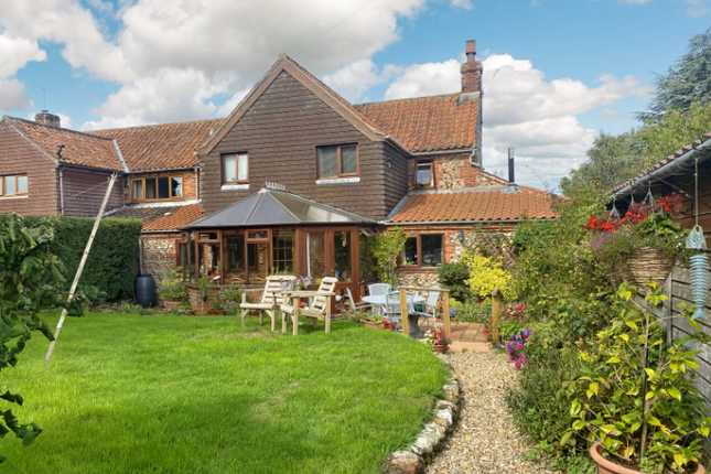 Toftrees, Fakenham NR21, 4 bedroom cottage for sale - 66676788 ...