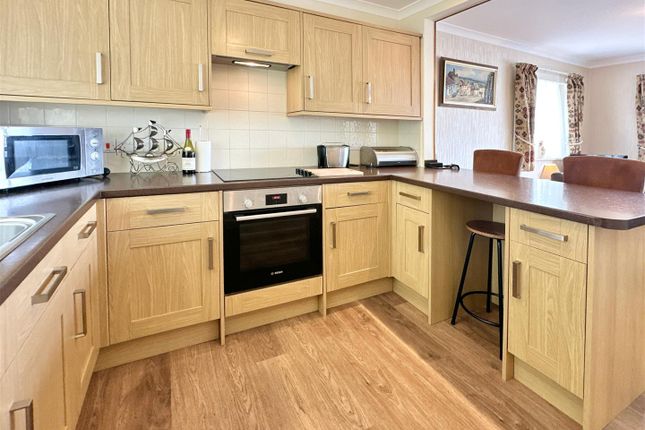 Overgang Road, Brixham TQ5, 2 bedroom flat for sale - 67273907 ...