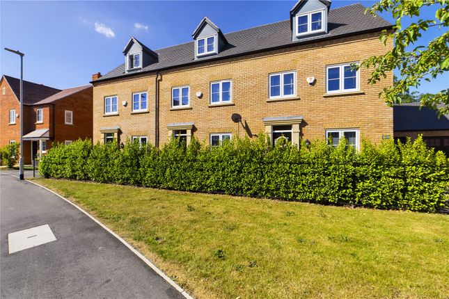 Crest Drive, Fenstanton, Huntingdon, Cambridgeshire PE28, 3 bedroom ...