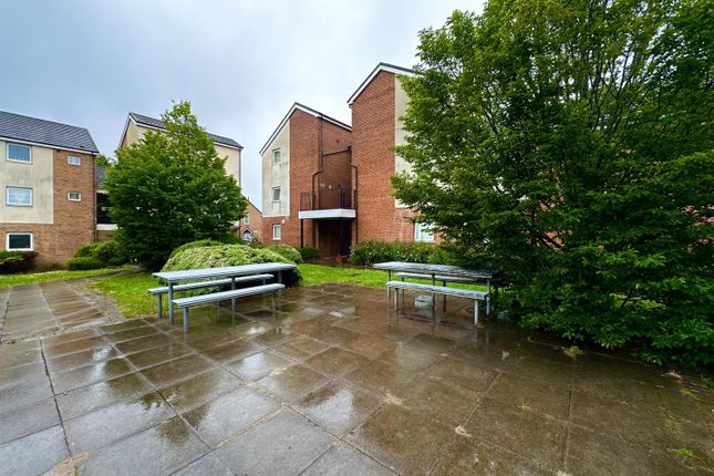 Clos Cwm Golau, Merthyr Tydfil CF47, 1 bedroom flat to rent - 70325130 ...