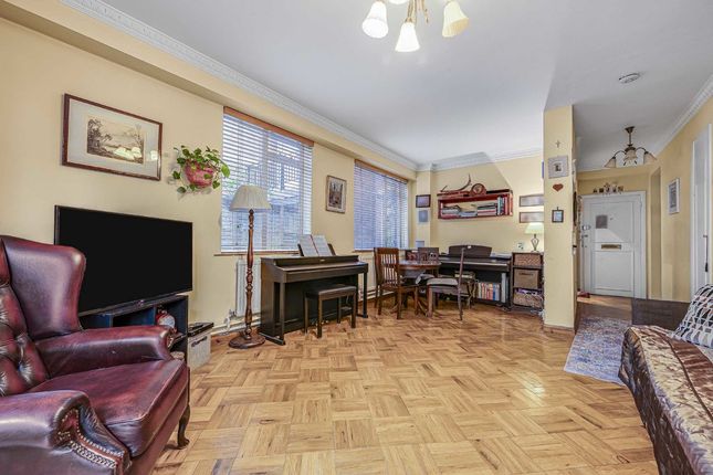 Southampton Row, London WC1B, 2 bedroom flat for sale - 65983880 ...