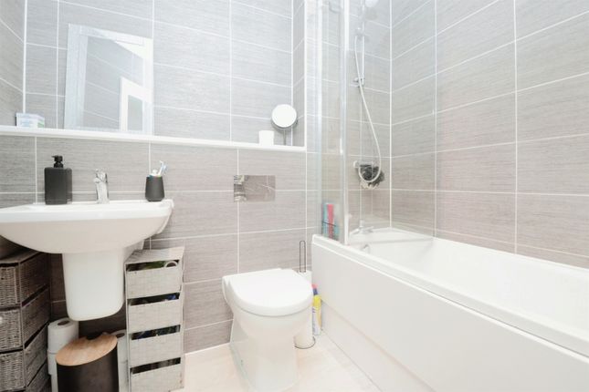 Rhodri Morgan Way, Canton, Cardiff CF11, 1 bedroom flat for sale ...