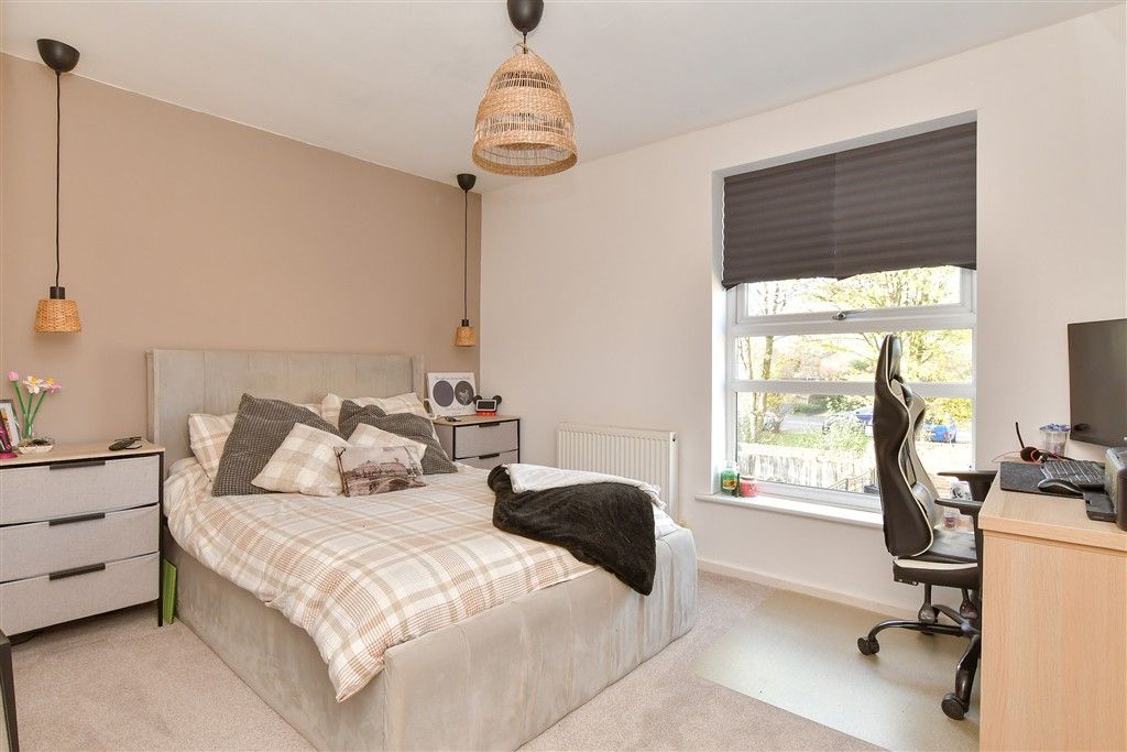 Knights Croft, New Ash Green, Longfield, Kent DA3, 3 bed terraced house ...