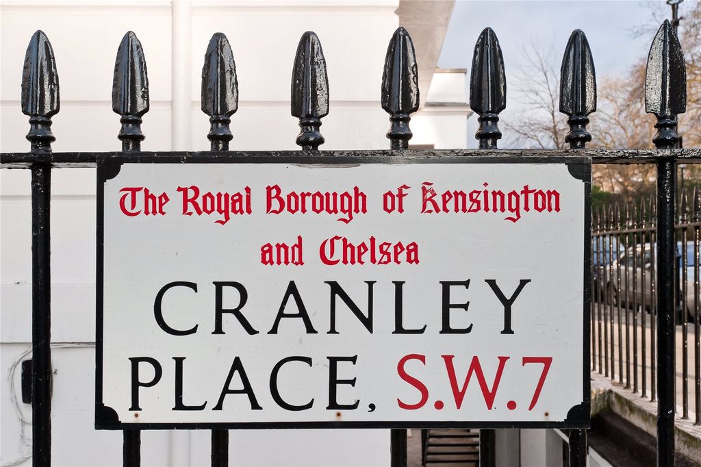 Cranley Place, South Kensington, London SW7, Studio to rent, £1,343 pcm ...