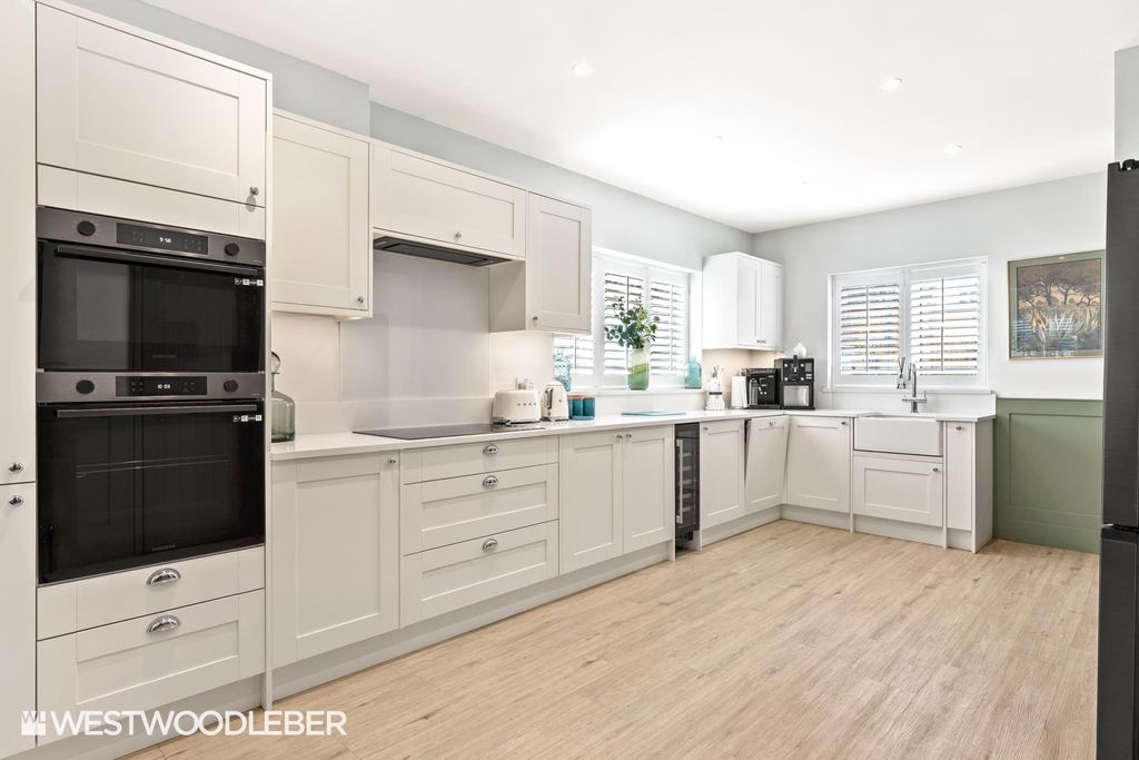 St. Catherines Road, Broxbourne EN10, 4 bed detached house for sale, £ ...