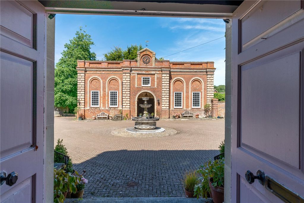 Broadfield, Hertfordshire SG9, 9 bed detached house for sale, £ ...
