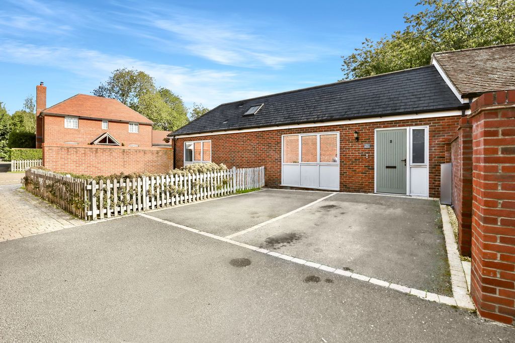 Ringbourne Copse, Barton Stacey SO21, 2 bed detached bungalow for sale ...