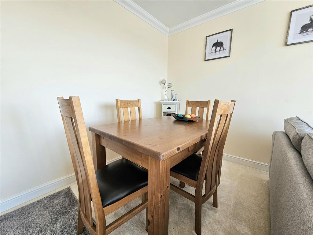 Golden Gate Way, Eastbourne BN23, 2 bed flat for sale, £240,000 ...