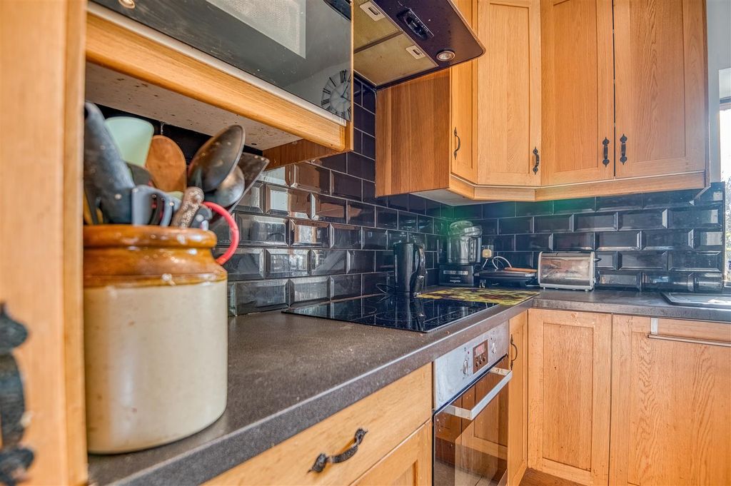 Ffairfach, Llandeilo SA19, 9 bed detached house for sale, £900,000 ...