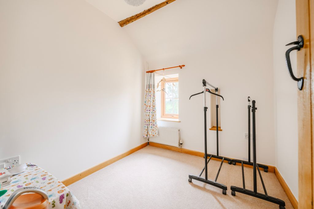 Breaden Heath, Whitchurch SY13, 6 bed barn conversion for sale, £ ...