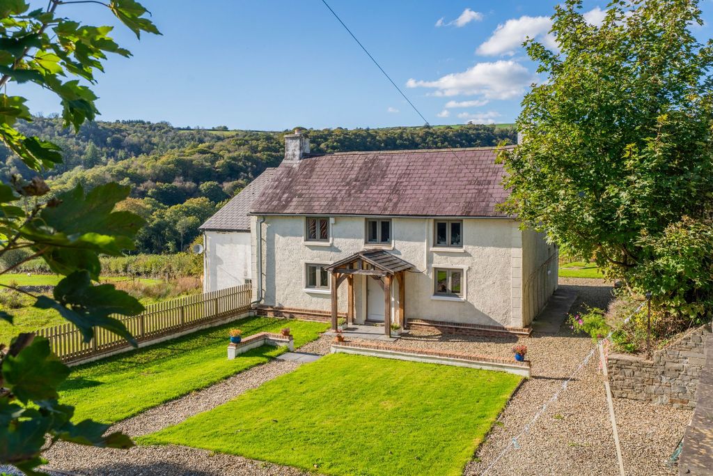 Llanfynydd, Carmarthen SA32, 5 bed detached house for sale, £550,000 ...
