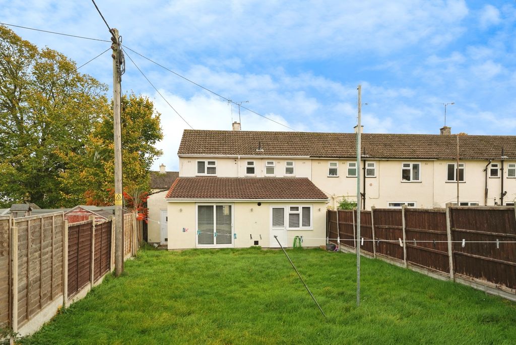 Matson Avenue, Matson, Gloucester, Gloucestershire GL4, 4 bed end ...
