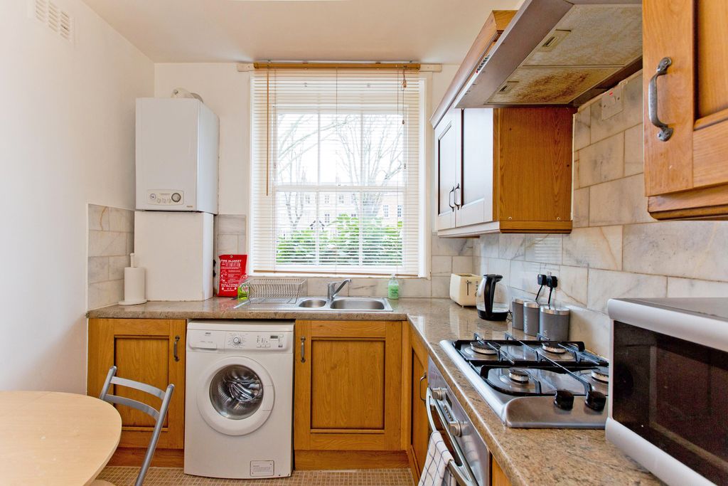 Stepney Green, London E1, 1 bed flat for sale, £350,000 | PrimeLocation