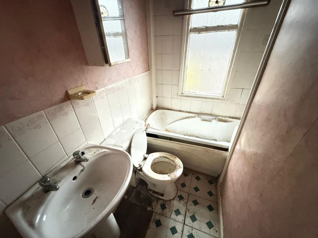 Shaftesbury Road, Swinton M27, 2 bed terraced house for sale, £110,000 ...