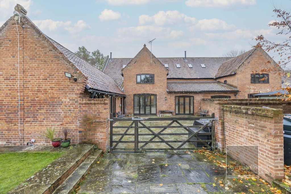 The Common, Dunston NR14, 5 bed barn conversion for sale, £750,000 ...