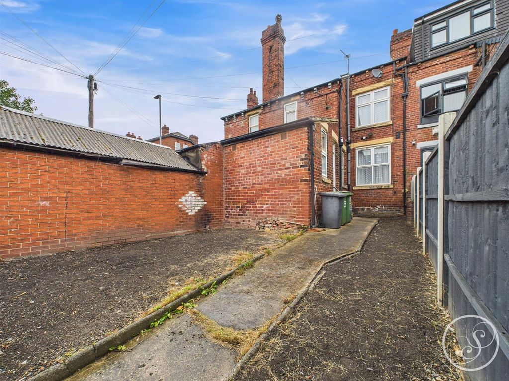 Hamilton Avenue, Leeds LS7, 5 bed terraced house for sale, £270,000 ...