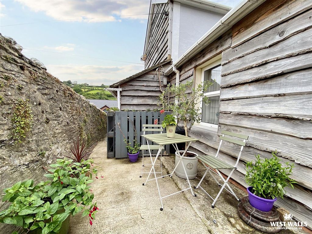 Pencader SA39, 3 bed detached house for sale, £259,000 | PrimeLocation