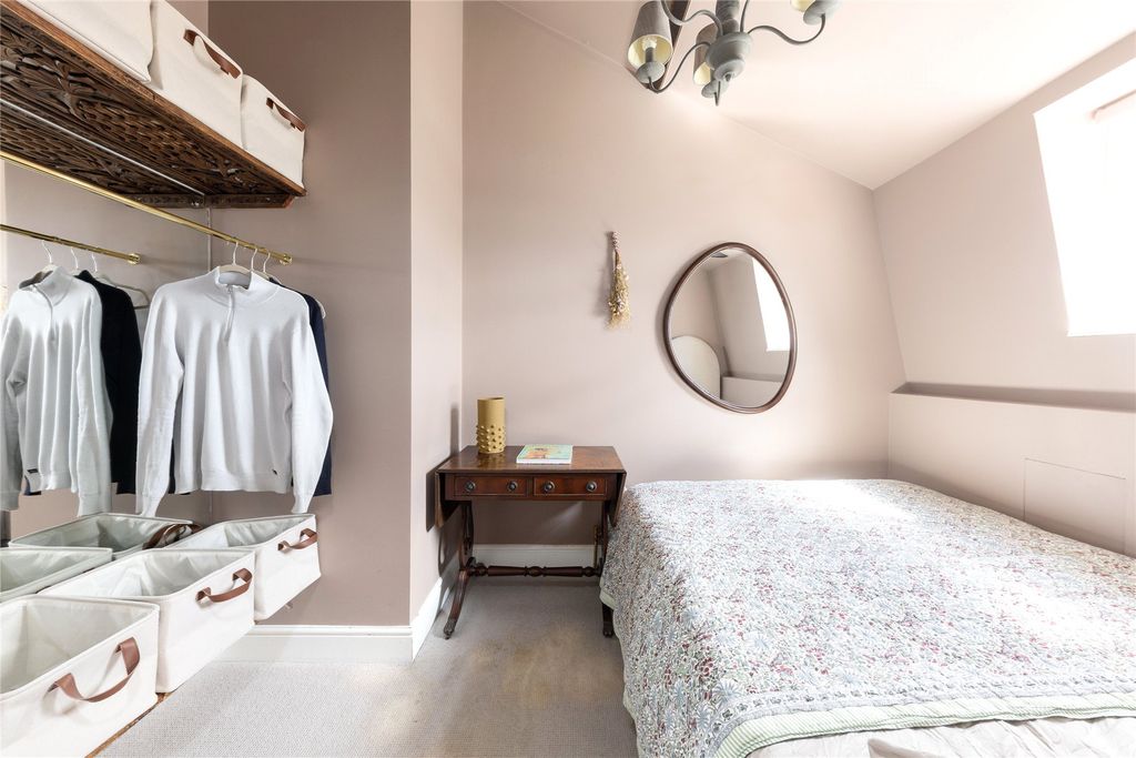 Redcliffe Square, Chelsea SW10, 2 bed flat for sale, £795,000 ...