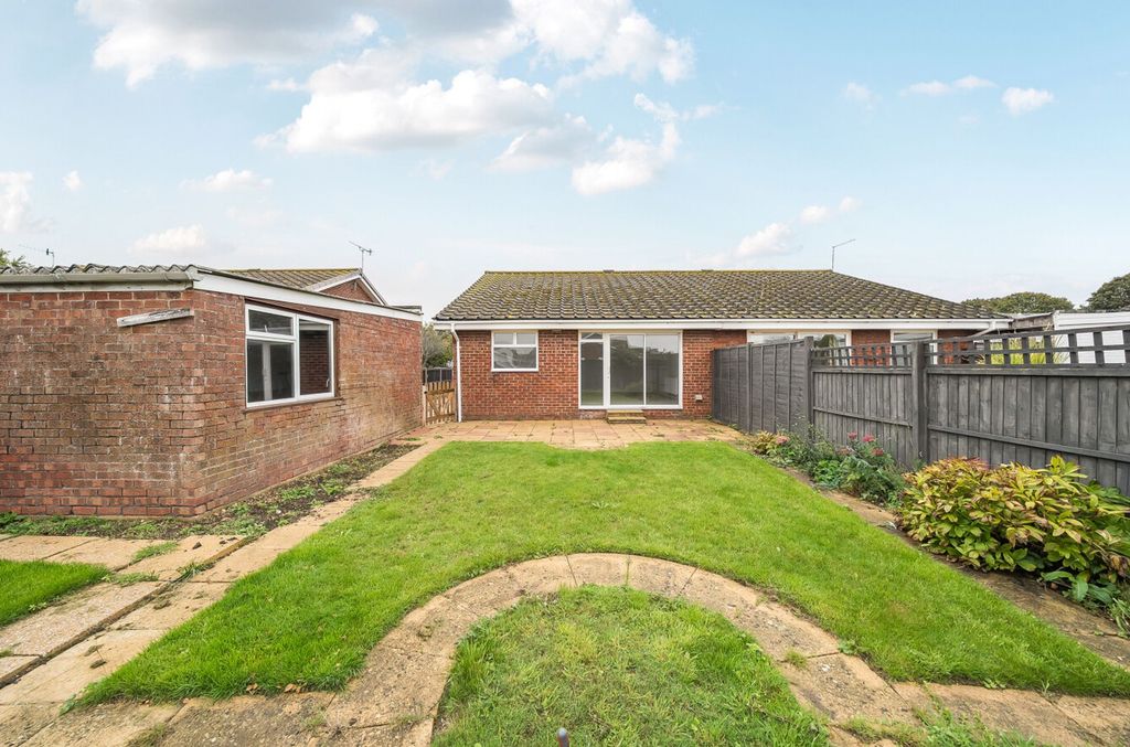 Wakefield Way, Aldwick PO21, 3 bed semi-detached bungalow for sale, £ ...