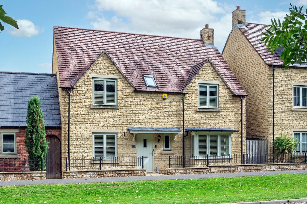 Summers Way, Moreton-In-Marsh GL56, 4 bed link detached house for sale ...