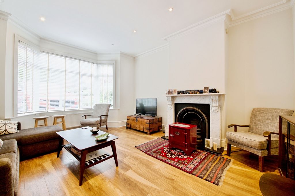 Monkhams Lane, Woodford Green IG8, 3 bed semi-detached house for sale ...