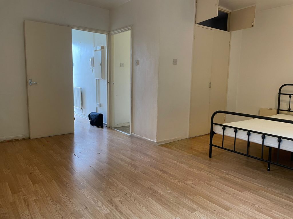 80 Wellington Row E2, Studio to rent, £1,300 pcm | PrimeLocation