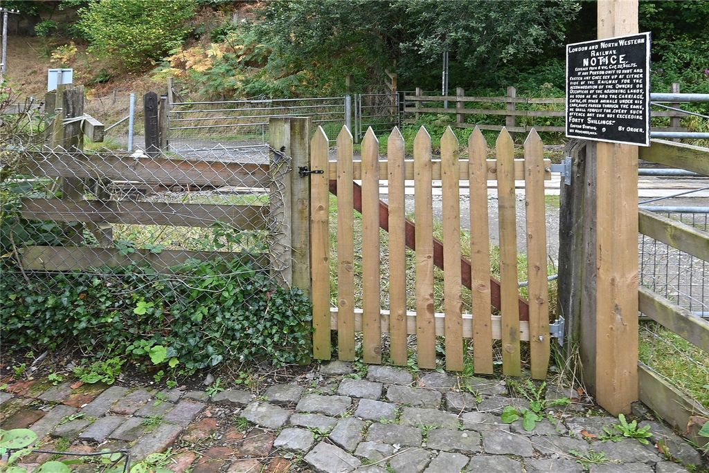 Crossing Cottage, Llanbister Road, Llandrindod Wells LD1, 3 bed ...