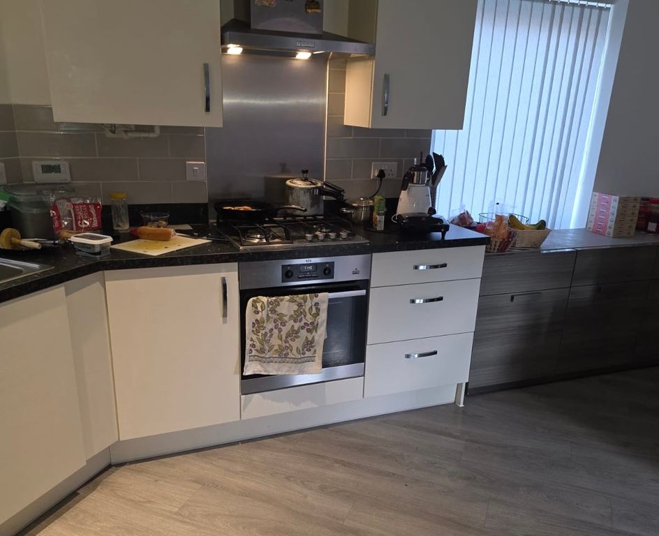 Nightingale Way, Reading RG30, 4 bed semi-detached house to rent, £ ...