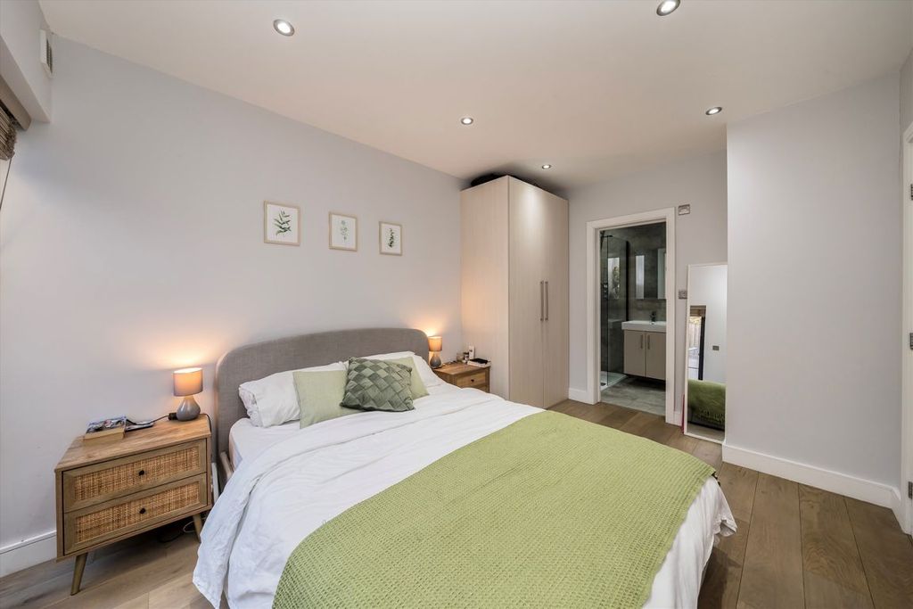 Firs Close, Honor Oak SE23, 3 bed flat for sale, £625,000 | PrimeLocation