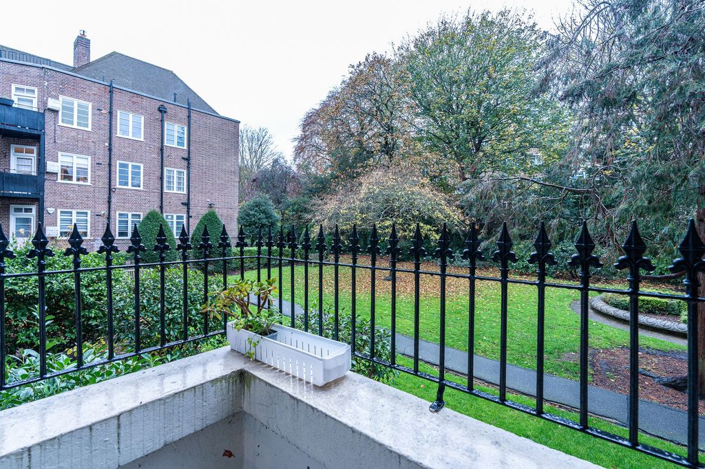 Putney Heath, Exeter House Putney Heath SW15, 3 bed flat for sale, £ ...