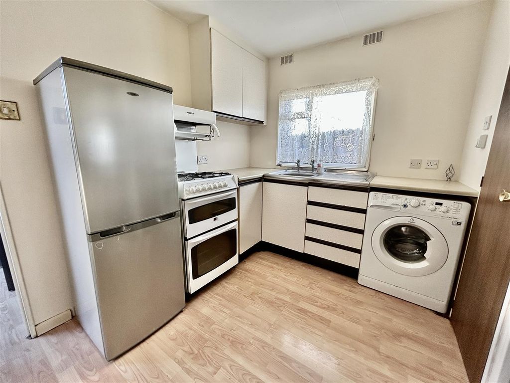 Mount Pleasant, Minster, Ramsgate CT12, 1 bed property for sale, £ ...