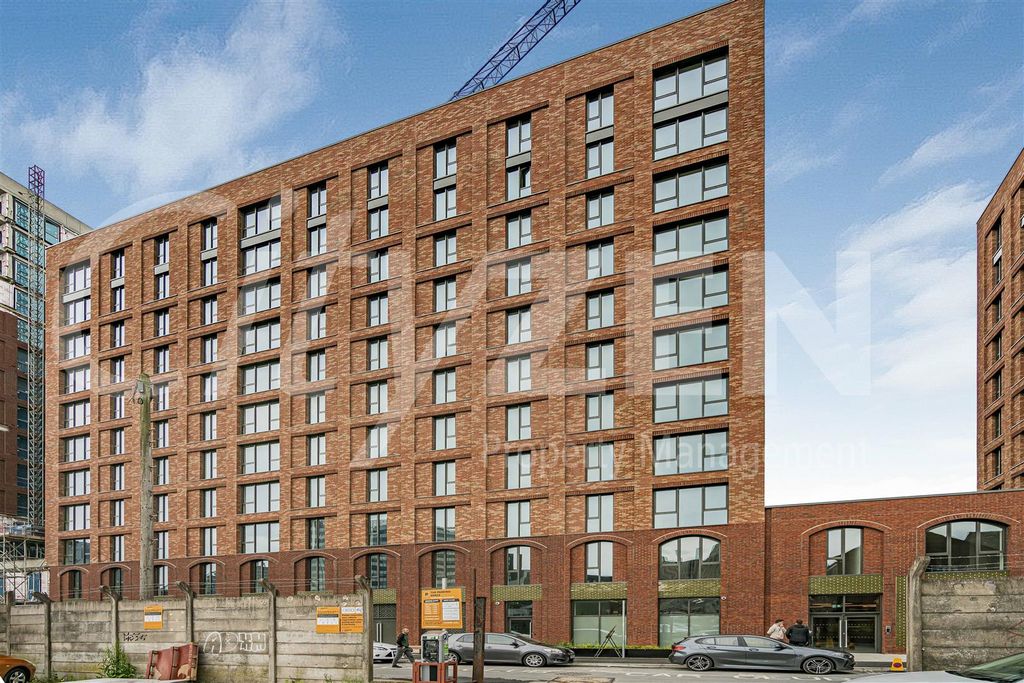 Waterhouse Gardens, Dutton Street, Manchester M3, 1 bed flat to rent, £ ...