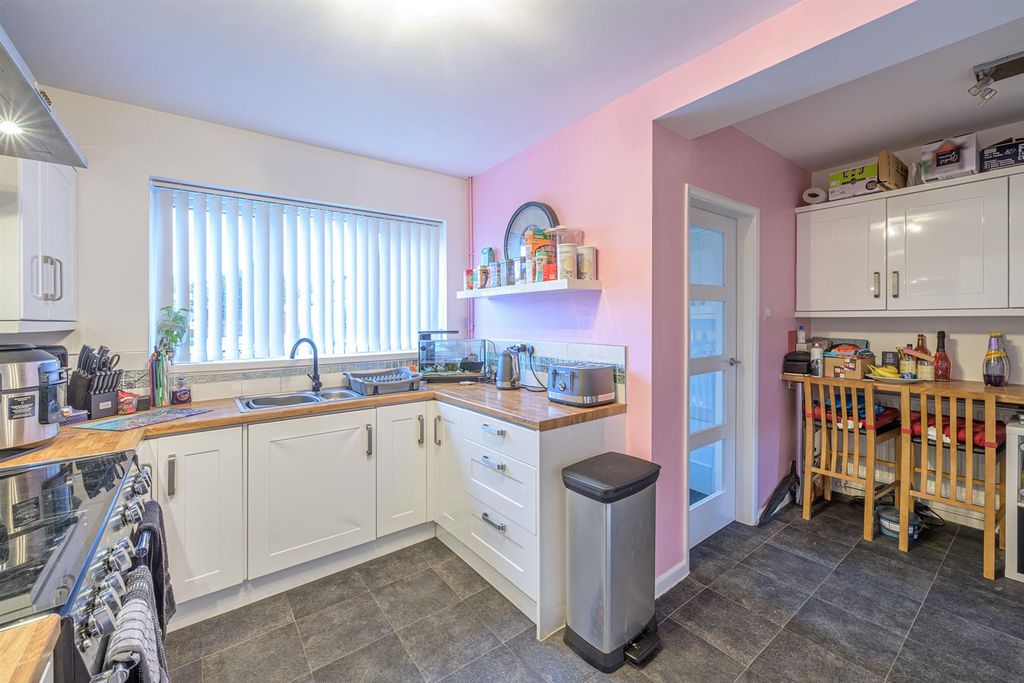 Barnett Close, Kingswinford DY6, 4 bed property for sale, £500,000 ...