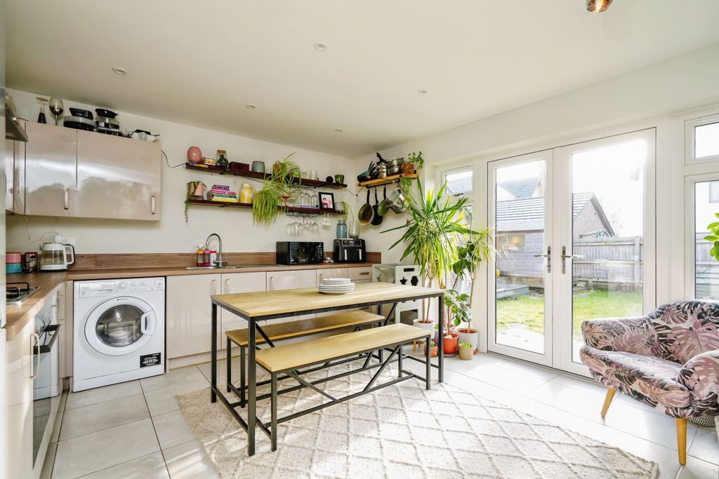 Wheatfield Drive, Witney OX29, 3 bed semi-detached house for sale, £ ...