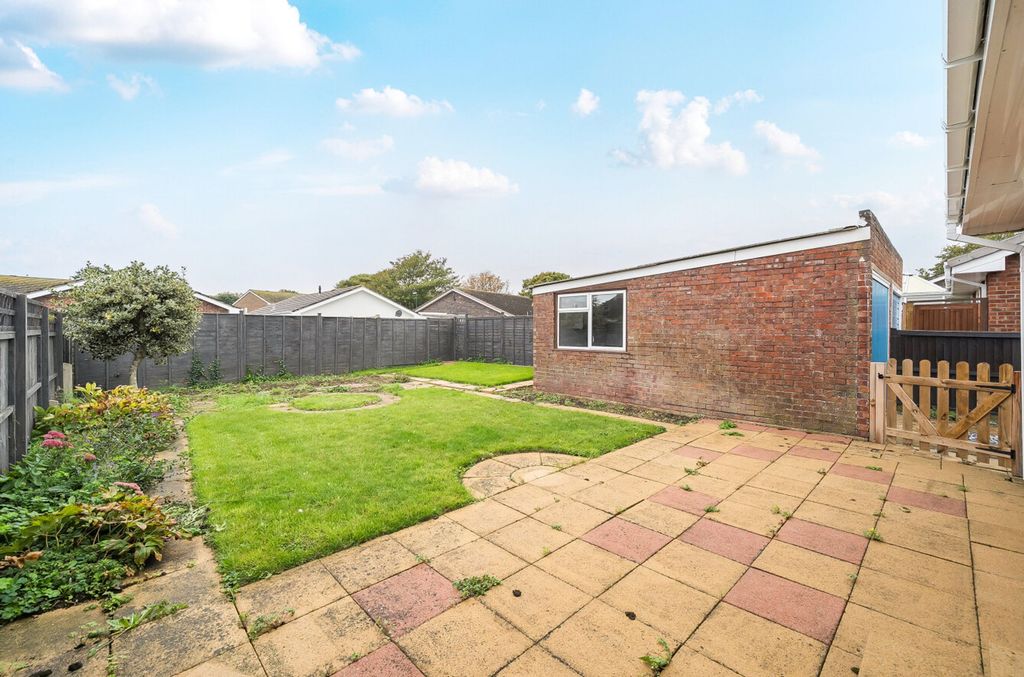 Wakefield Way, Aldwick PO21, 3 bed semi-detached bungalow for sale, £ ...