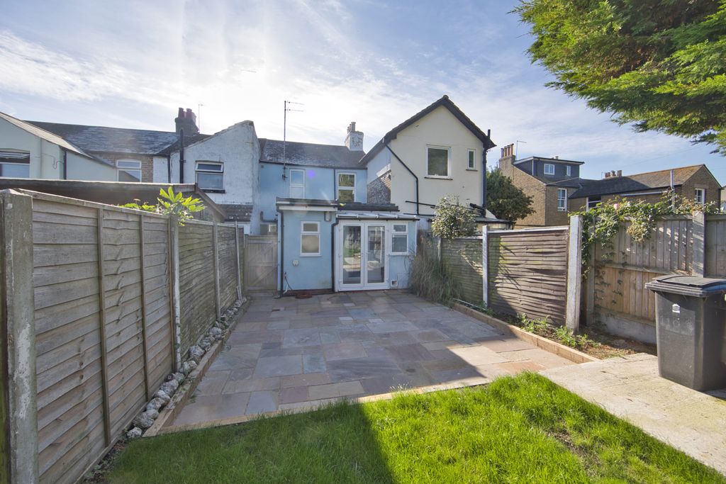Middle Deal Road, Deal CT14, 2 bed terraced house for sale, £290,000 ...