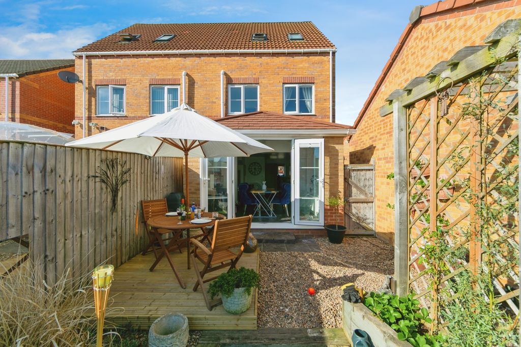 Pearwood Close, Rotherham S63, 4 bed semi-detached house for sale, £ ...