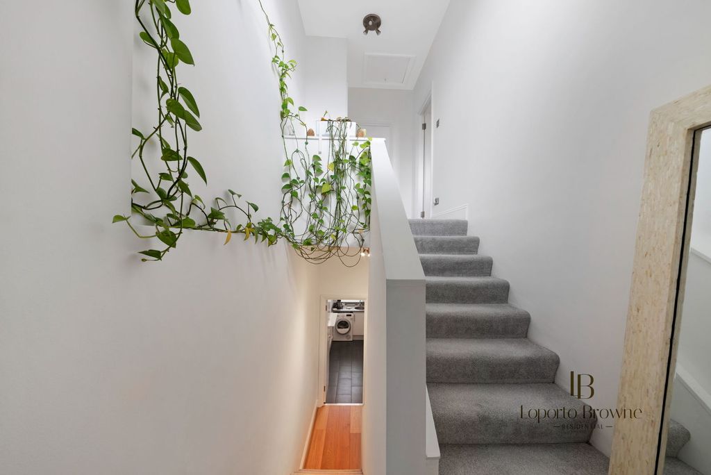 Dunster Gardens NW6, 3 bed flat for sale, £700,000 | PrimeLocation