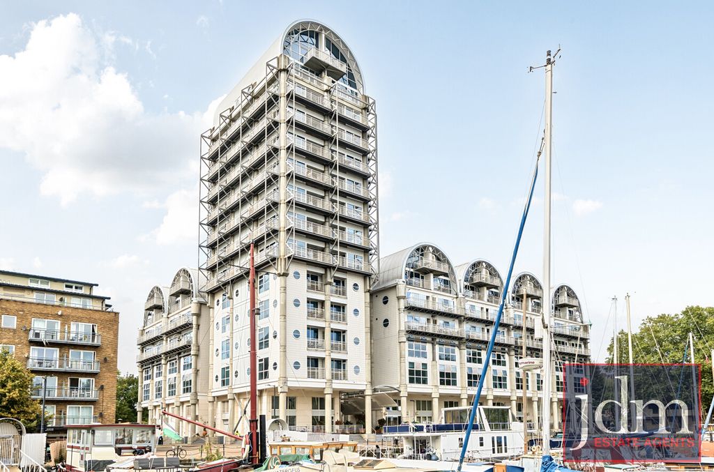 Baltic Quay, 1 Sweden Gate, London SE16, 2 bed flat to rent, £2,250 pcm ...