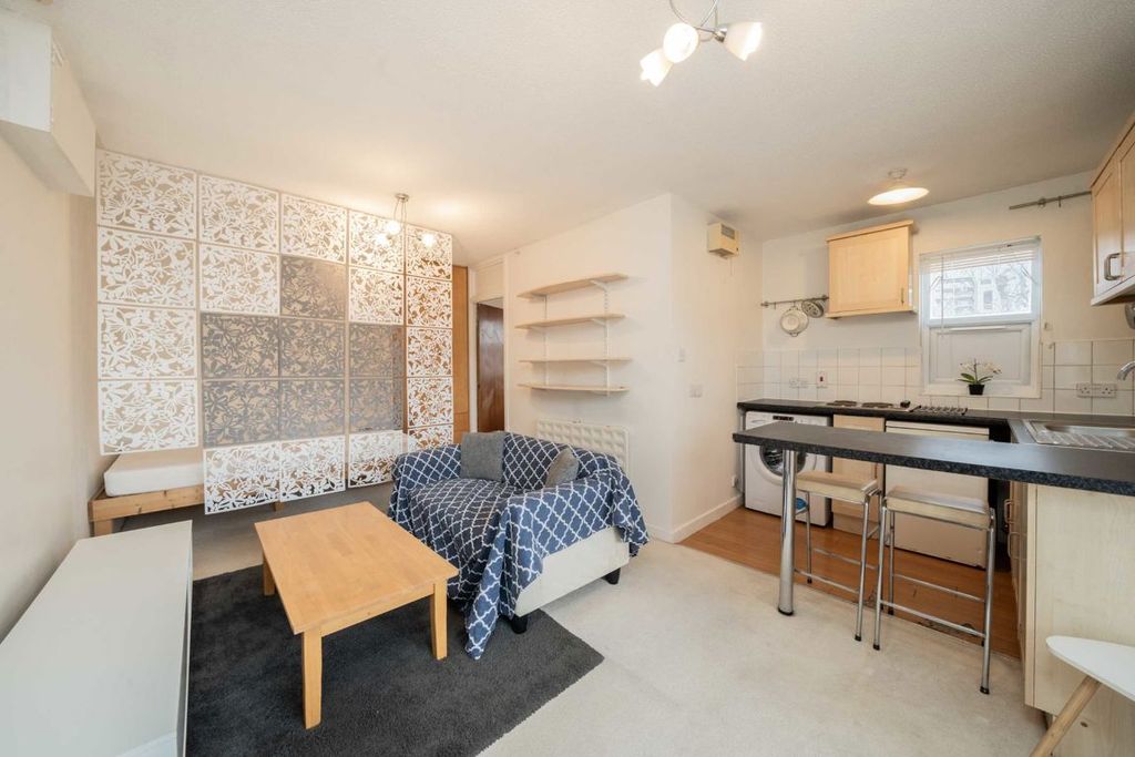 Bramley Road, North Kensington W10, Studio to rent, £1,599 pcm ...