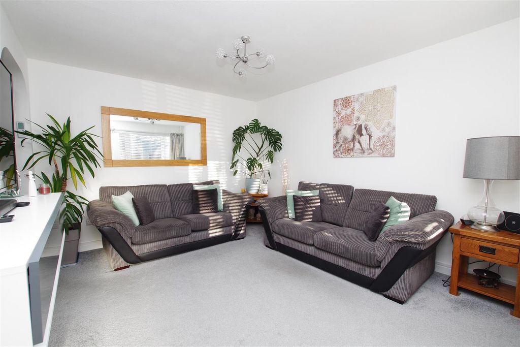 Kerry Close, Derry Hill, Calne SN11, 3 bed semi-detached house for sale ...