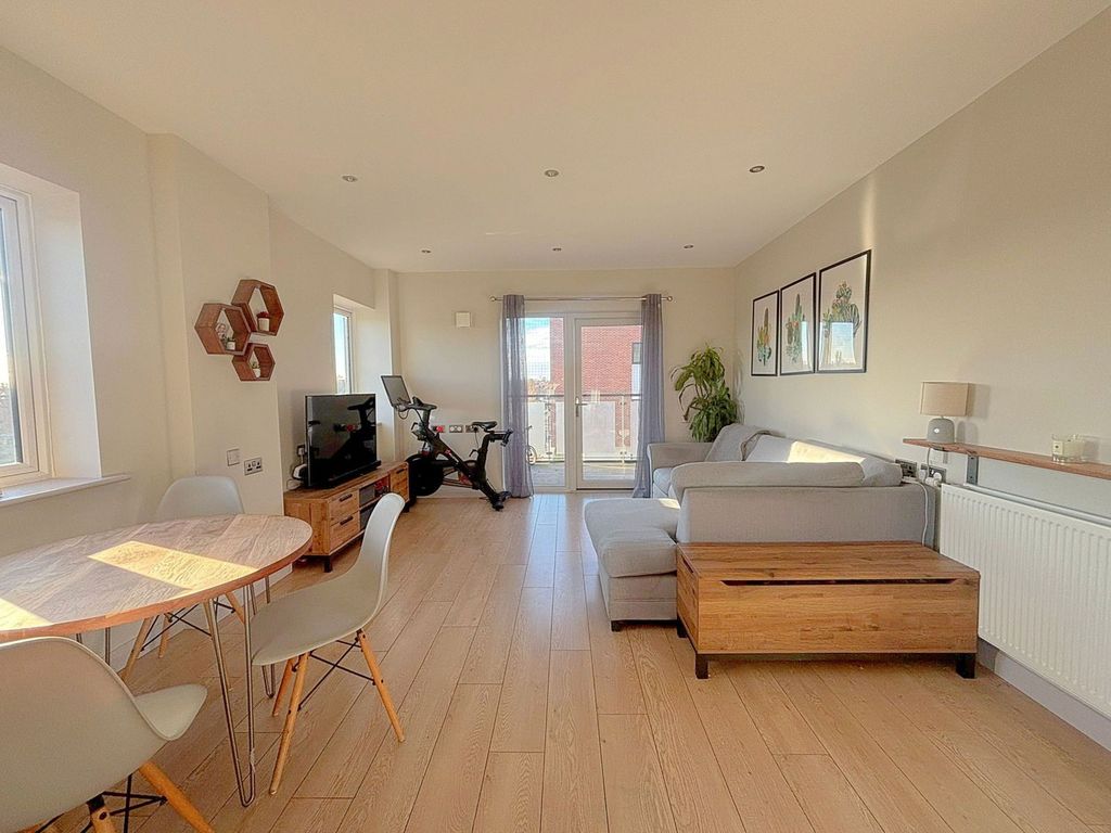 Arundel House, Thornbury Way, Walthamstow E17, 1 bed flat for sale, £ ...