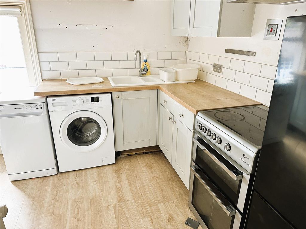 Brighton Road, Lower Kingswood, Tadworth KT20, Light industrial for ...