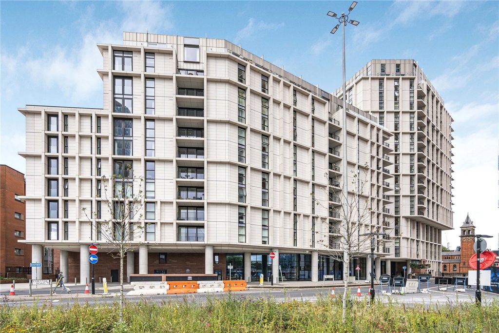 Castle Wharf, Chester Road, Manchester, Greater Manchester M15, 1 bed ...