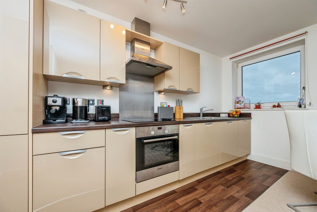 Bell Barn Road, Birmingham B15, 2 bed flat for sale, £240,000 ...