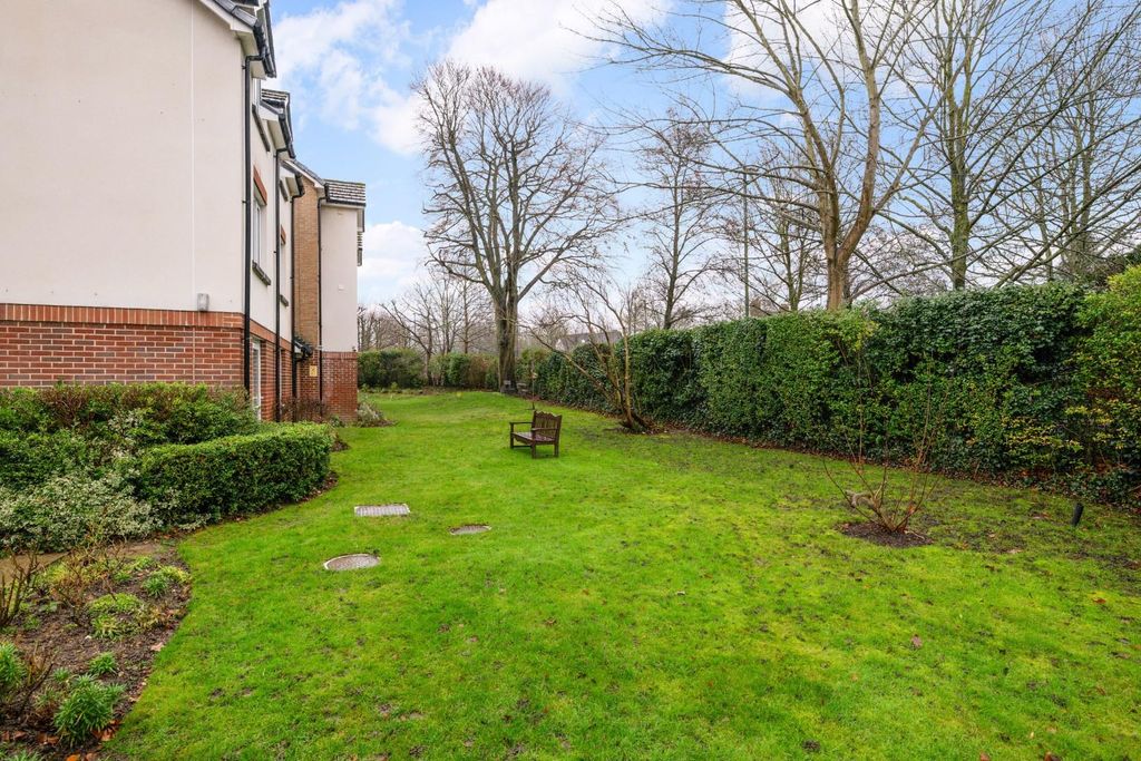 Queens Road, Sutton SM2, 1 bed flat for sale, £135,000 | PrimeLocation